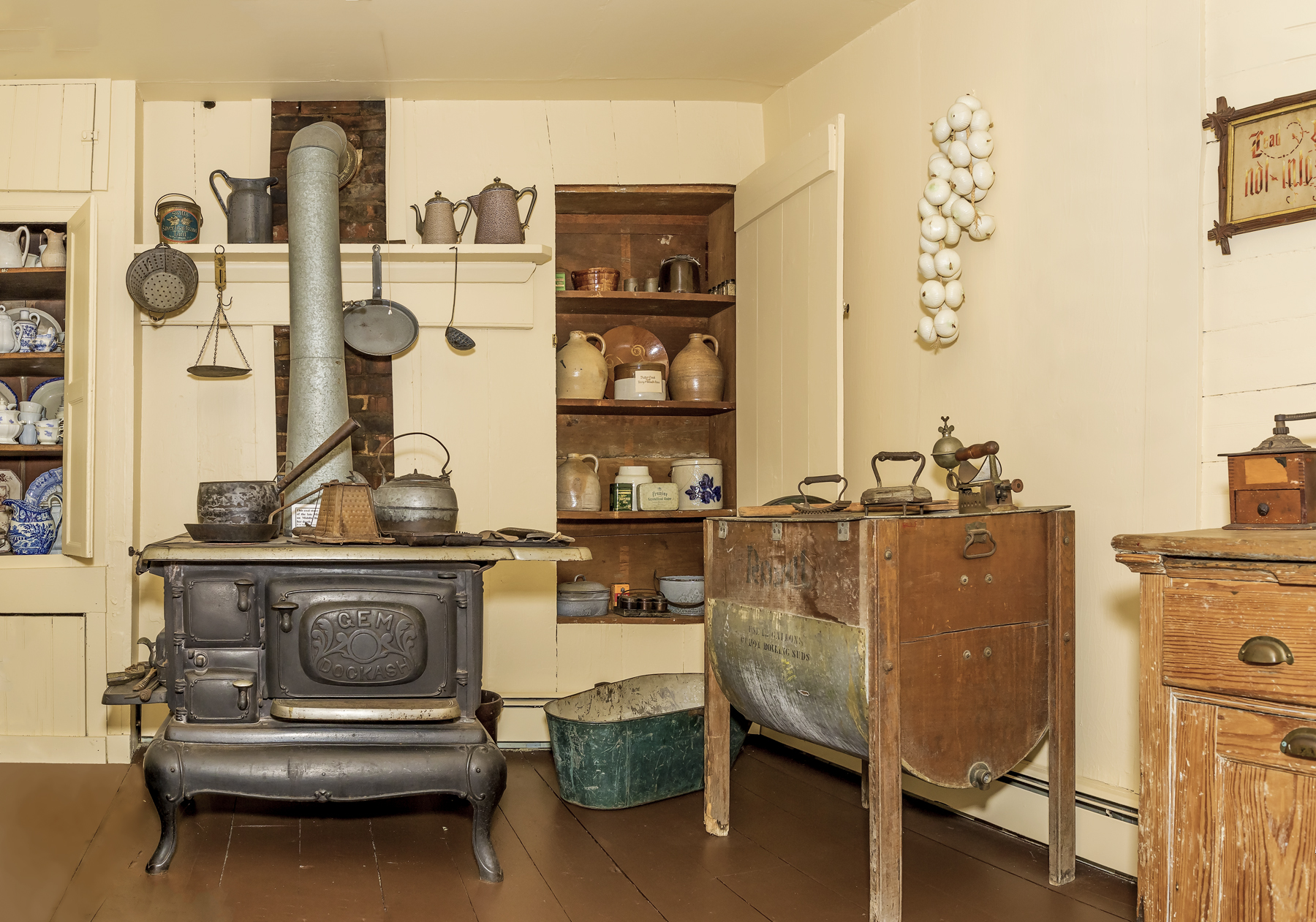 Edwards Homestead Stove & Washing Machine - Sayville Historical Society